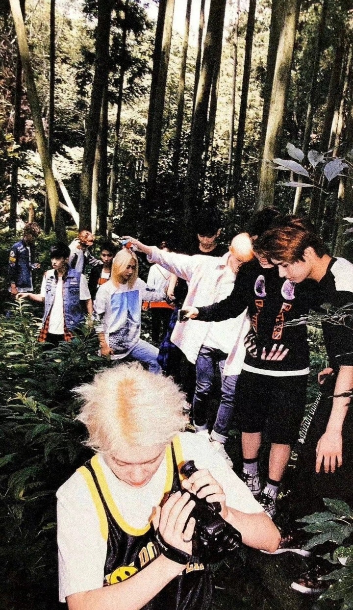 SEVENTEEN Community Posts - …有关SVT的八年和相遇的这一年 该怎么说起呢，大概是从看到整齐划一和有层次感的舞蹈开始的吧。(ps:是到现在也要每次都感叹是艺术品的 ...