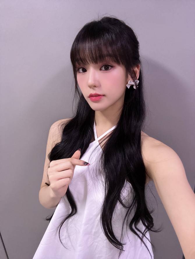 Secret Number Community Post 더쇼 완료 아침부터 와준 락키들 너무너무 고생많았어요 고마워🥹💕 생방으로