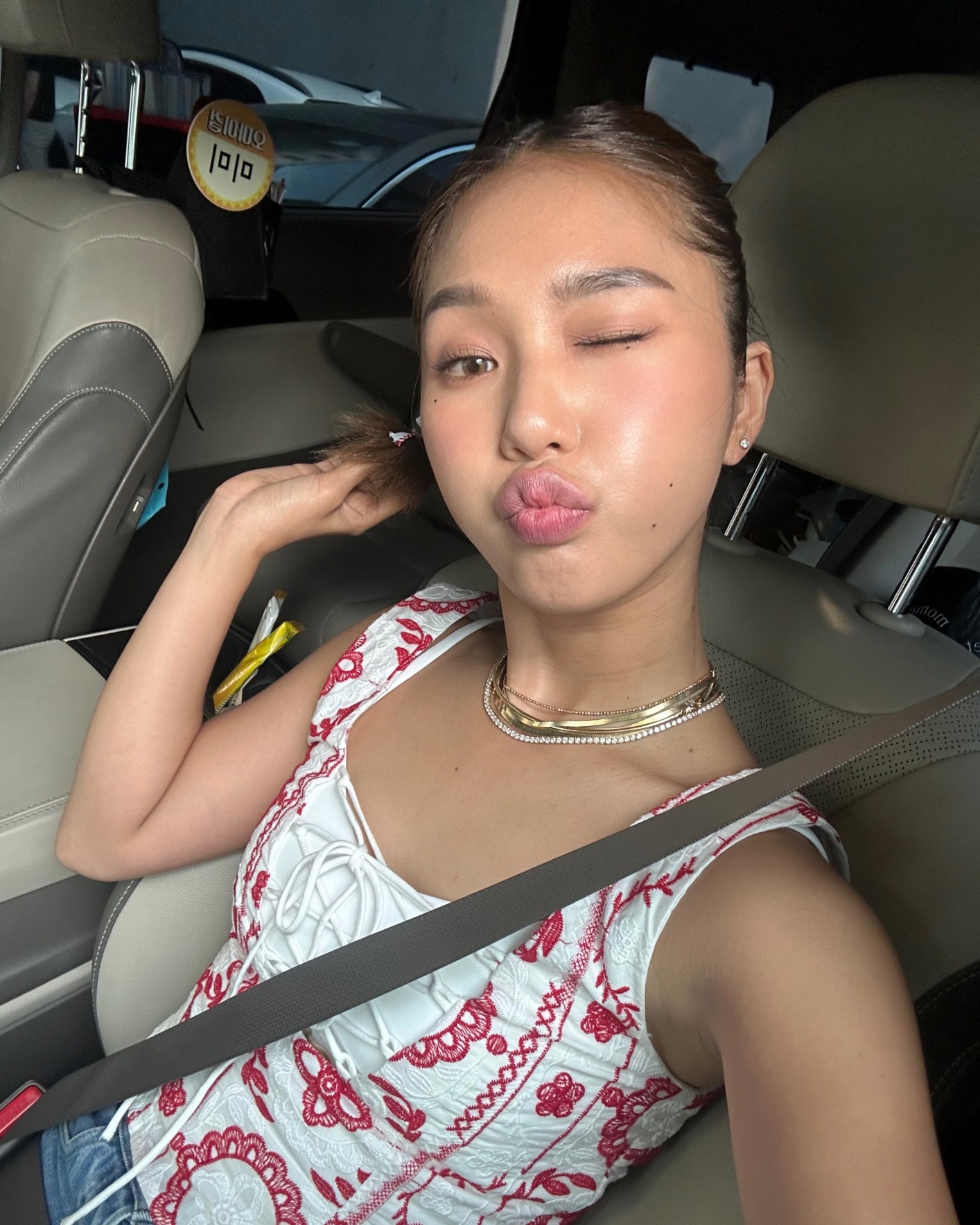 OH MY GIRL Community Post - 오늘도 굿데이 ️ 잠깐이지만ㅜ 만나서 반가워떠 잘 보구 들어써어? - MiMi