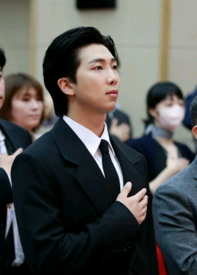 BTS Community Posts - Kim Namjoon: a great leader, an amazing ...