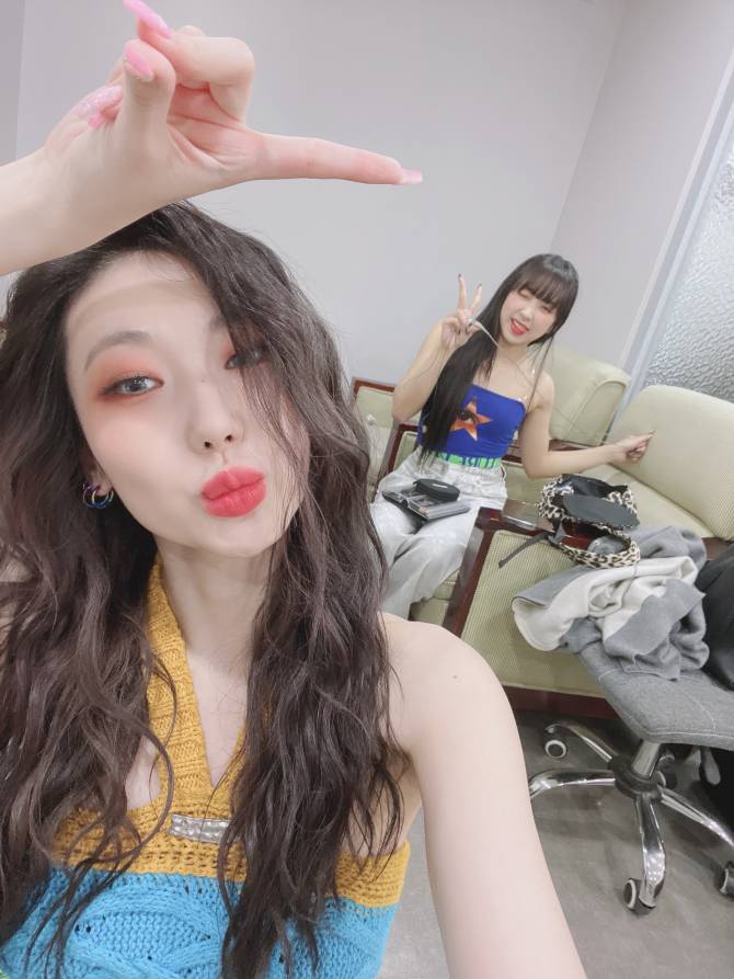 Secret Number Community Posts ì€ëë§ì Mirror Selfie Ft Cintaku ððð Jinny