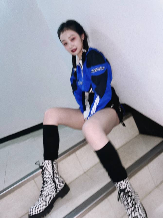 Secret Number Community Post 일요일은 인기가요🩵 오늘은 날씨도 좋구 기분도 굿 今日は皆んながまた見たい
