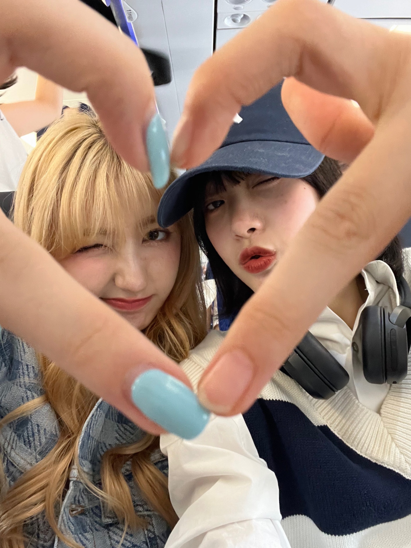 MOONCHILD 커뮤니티 포스트 - 皆さんこんばんは！ANRIです！ 無事韓国到着しました🤎🩵 Weverse Con Festival ...