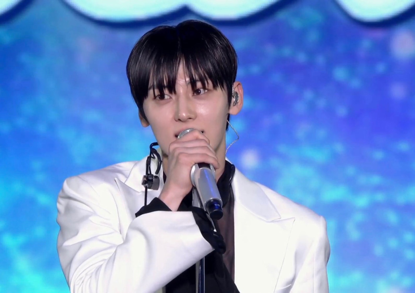 Hwang Min Hyun Community Posts 오늘 완전 멋있었어 황민현밖에 안 보였어🧡 민현이도 무대 재밌게