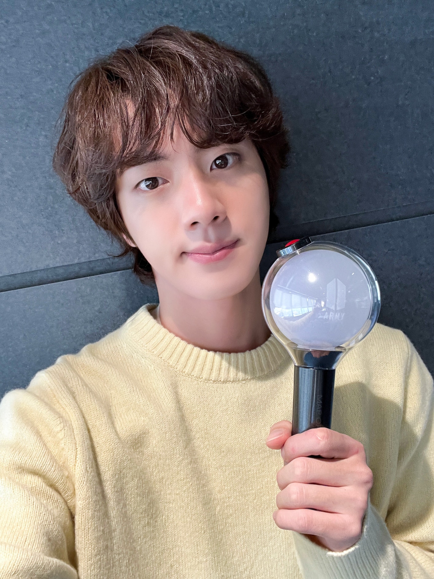 Bts Community Post ひさしぶりの、、、 Angel Time ジンくんが帰ってくるまで のこり1年になりました…! ジン