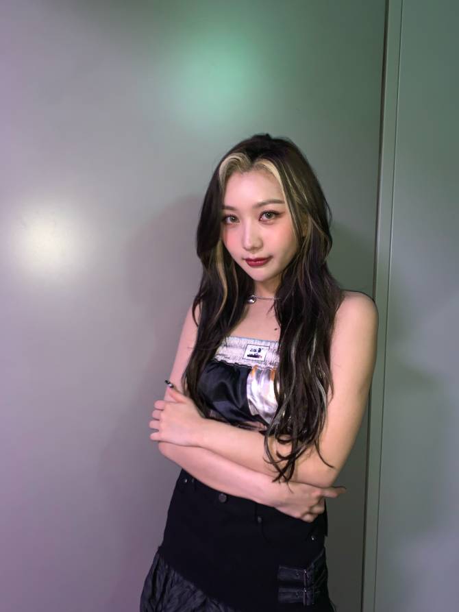 Secret Number Community Posts 오늘따라 더 귀여웠다 락키들 🫠🐾 짱 고마워 Minji