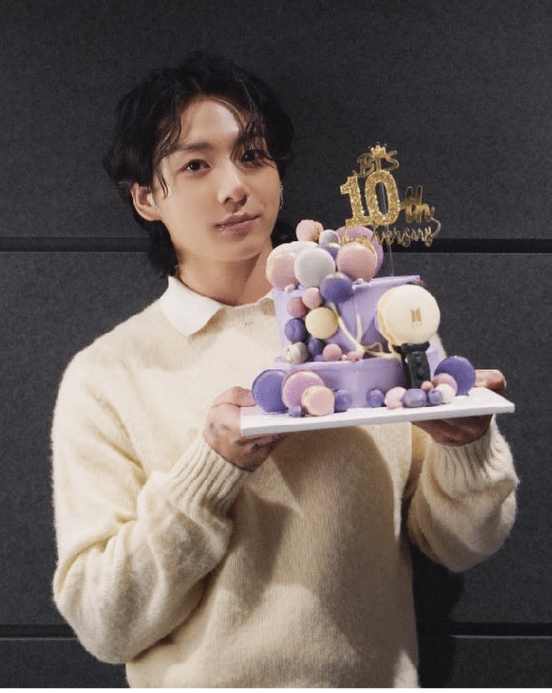 BTS Community Post - ARMY!!!! felices 10 Años de Amor 🩷🩷 💜💜💜♾️♾️🪻🪻🪻🪻🪻 BTS y ARMY por siempre ♾️