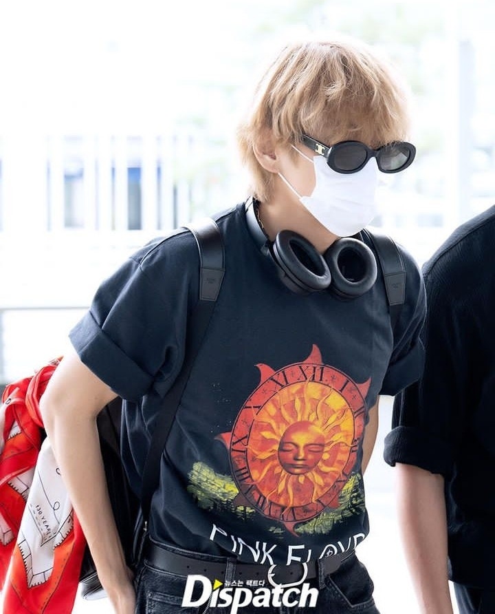 BTS Community Post - 230612 - Taehyung flew abroad 💜 #BTS #TAEHYUNG #BTSV #BTS10thYearAnniversary