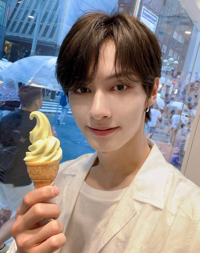 Seventeen Community Posts 요즘 날씨 진짜 더워요아이스크림 🥝맛 ~ Jun