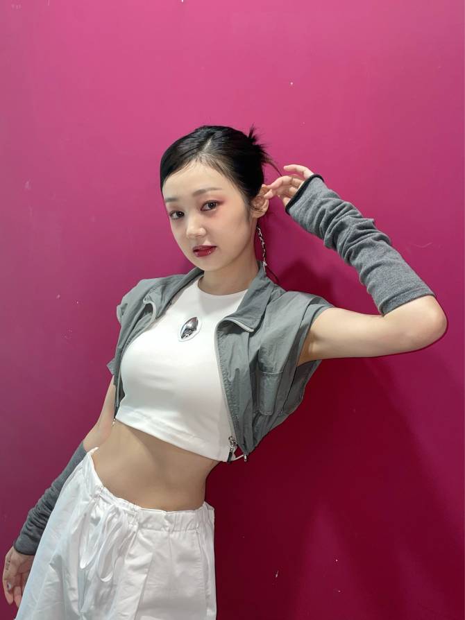 Secret Number Community Posts 음악중심도 끝나버렸구 이제 내일이 마지막이야🥹🥹🥹 週末みんなは何してるの