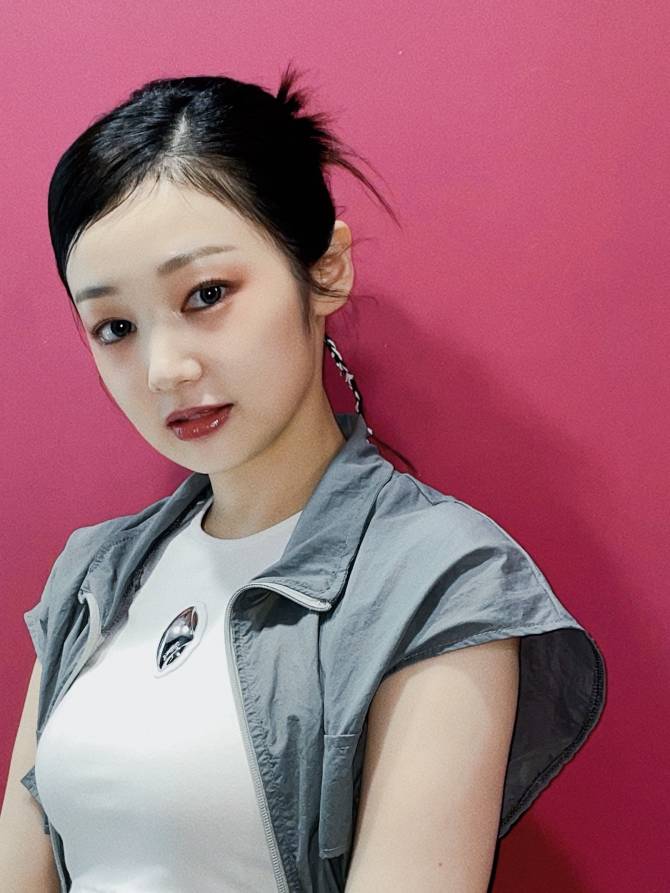 Secret Number Community Posts 음악중심도 끝나버렸구 이제 내일이 마지막이야🥹🥹🥹 週末みんなは何してるの