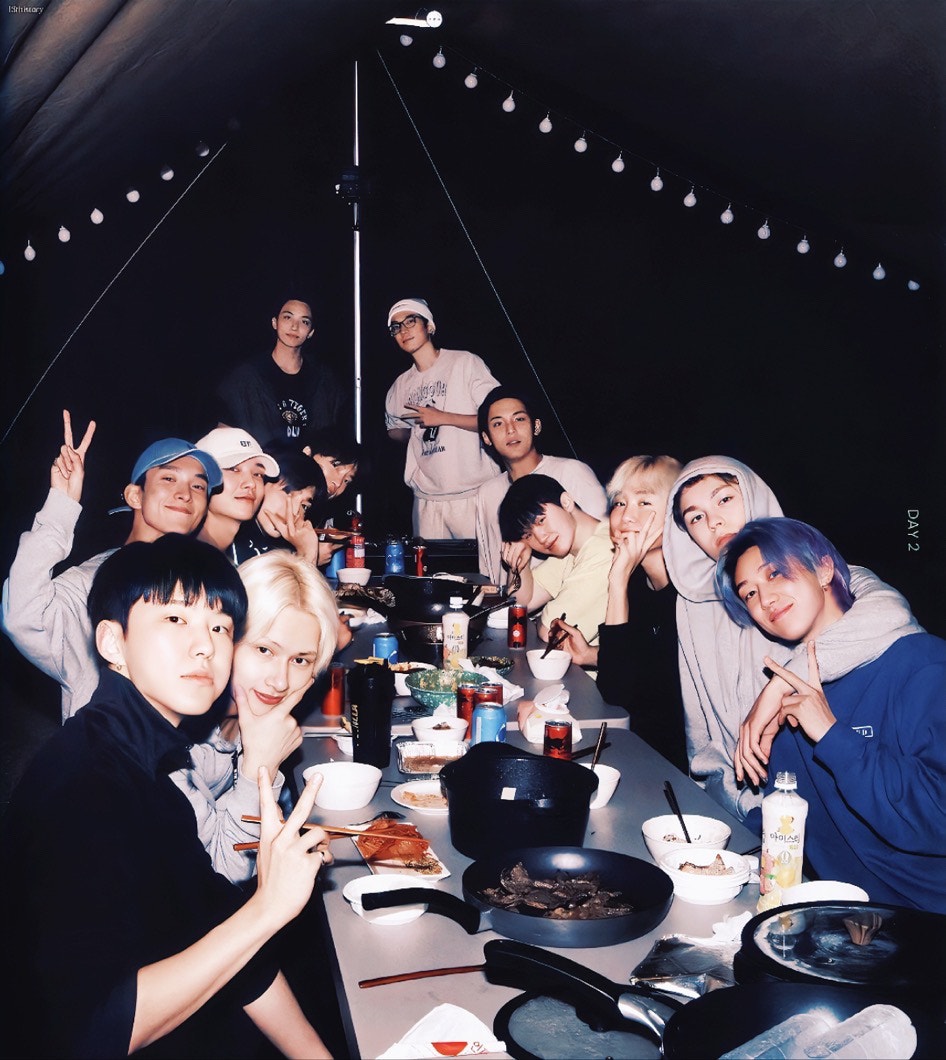 Seventeen Community Posts 수업을 빼먹고 노래방에 가서 세븐틴의 노래를 부르고 싶어요 하하하하