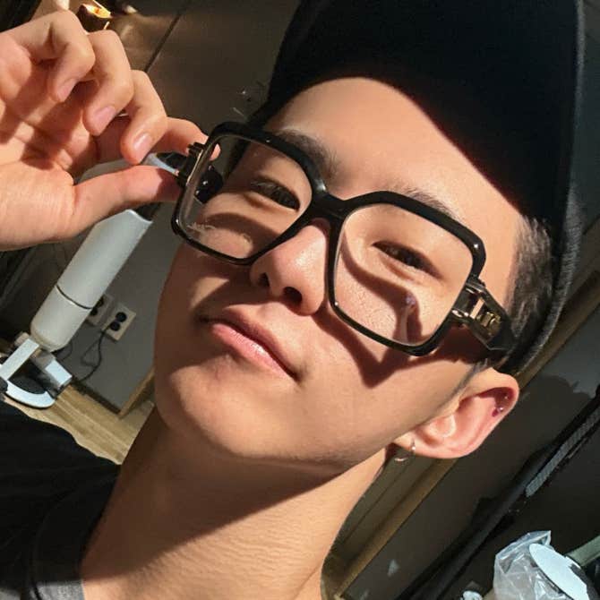 Seventeen Community Posts 범주형 매미안경 ㅋㅋㅋㅋㅋ Hoshi
