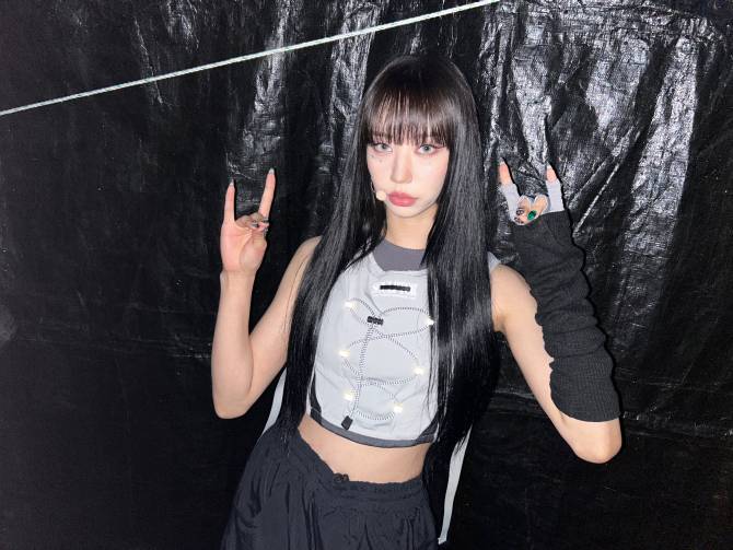 Secret Number 커뮤니티 포스트 팅커벨과 함께했던 열린음악회🤣🧚🏻♂️ 이 날 갑자기 비가 많이 왔었어서 락키들