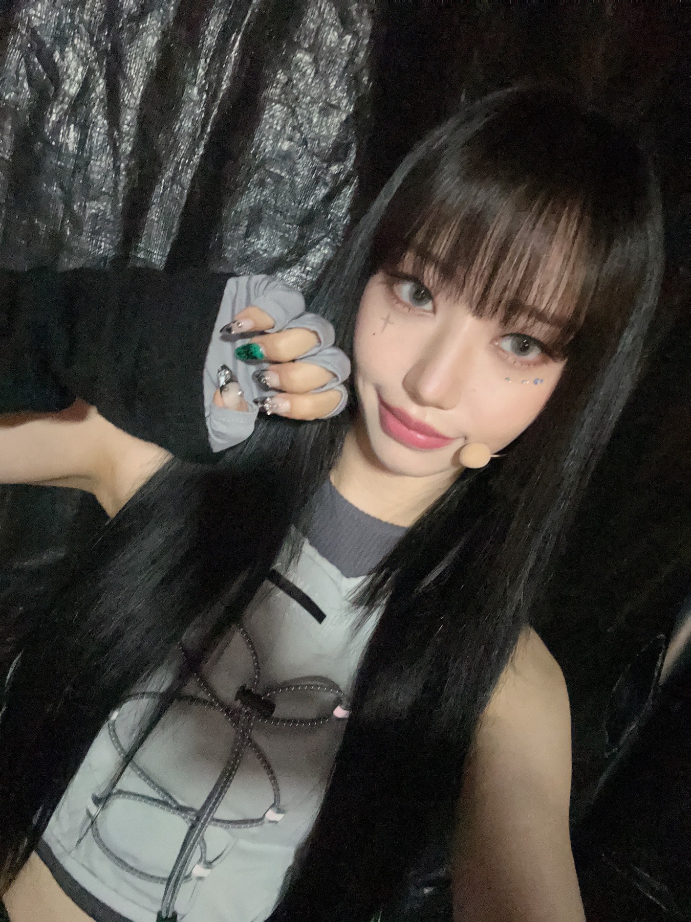 Secret Number Community Post 팅커벨과 함께했던 열린음악회🤣🧚🏻♂️ 이 날 갑자기 비가 많이
