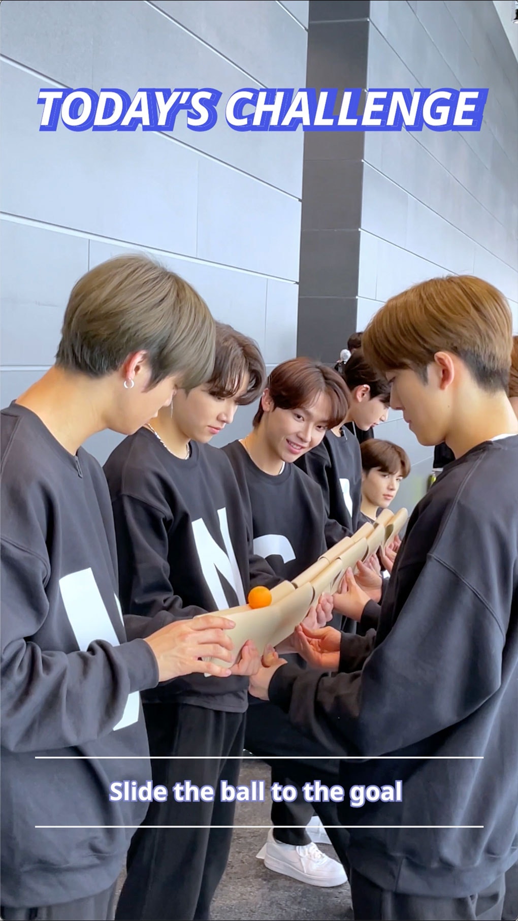 위버스 &TEAM Media - 중요한 건 꺾이지 않는 마음…🏓 | 탁구공 옮기기 챌린지 | WE LINK! #andTEAM ...