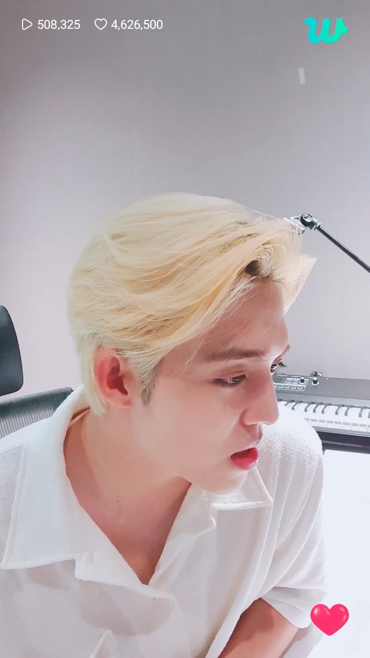 SEVENTEEN Community Posts - Scoups is soooo handsome 🥺🩷🩵 He looks good ...