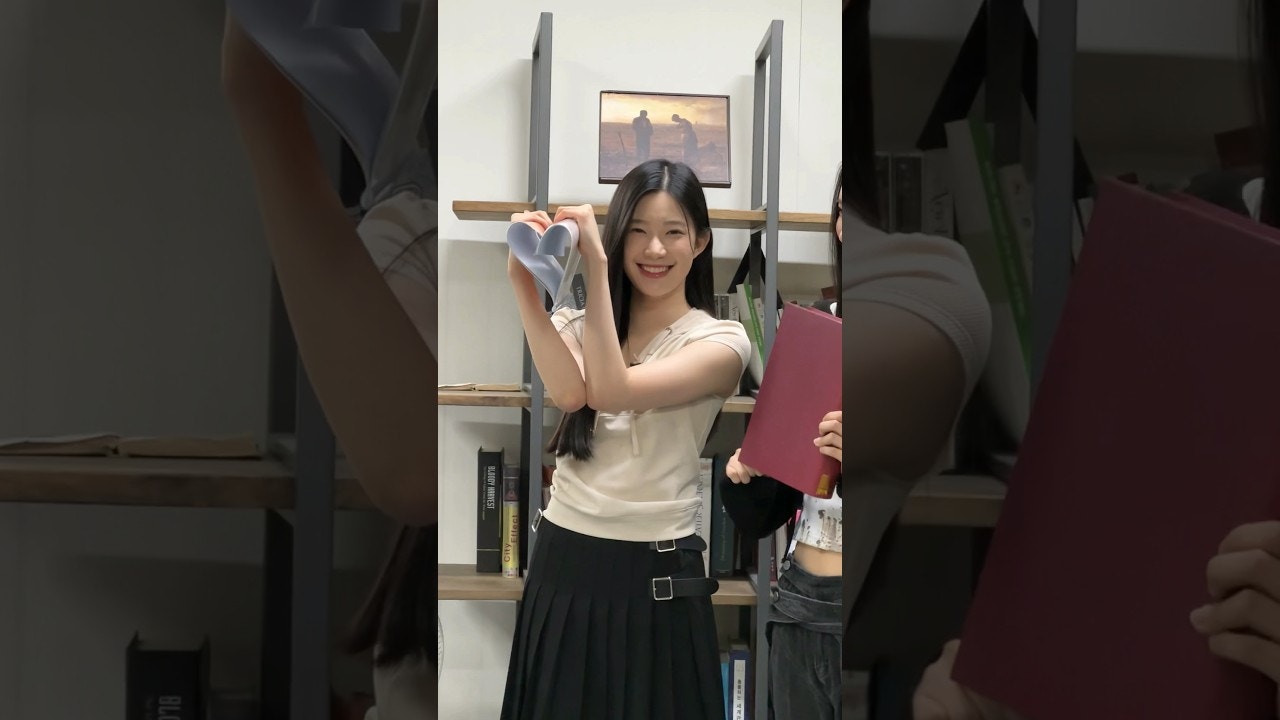 Multimedia de ILLIT de Weverse - 하이브 걸그룹 연습생 실물 느낌🫶 #RUNext #알유넥스트 #RUN #런