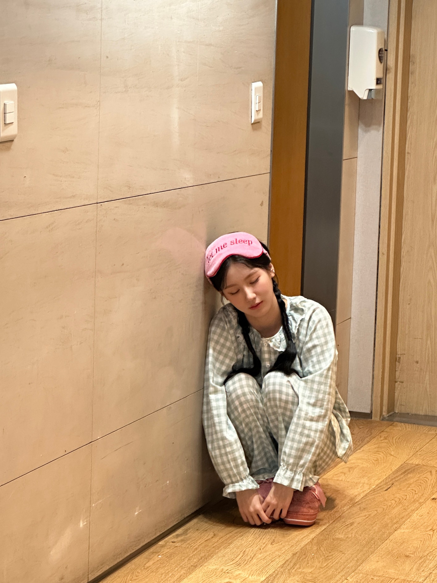 Gi Dle 커뮤니티 포스트 저 여기이써요 •︠ ̯ •︡ 미연