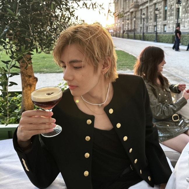 BTS Community Post - Tae is so beautiful 😭, but he doesn't like coffee ...