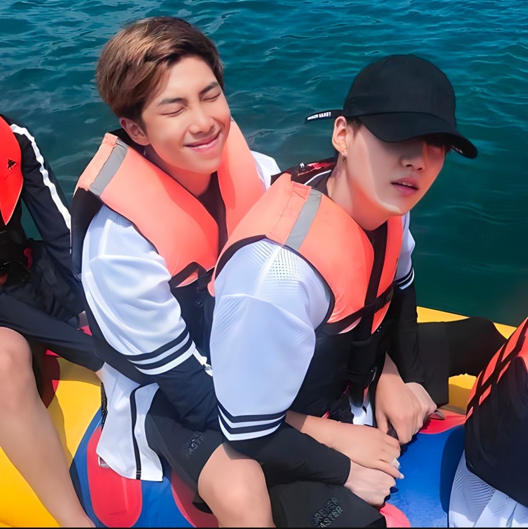 BTS 커뮤니티 포스트 - twooo cute boys 😀😀😃😃🥰😍.