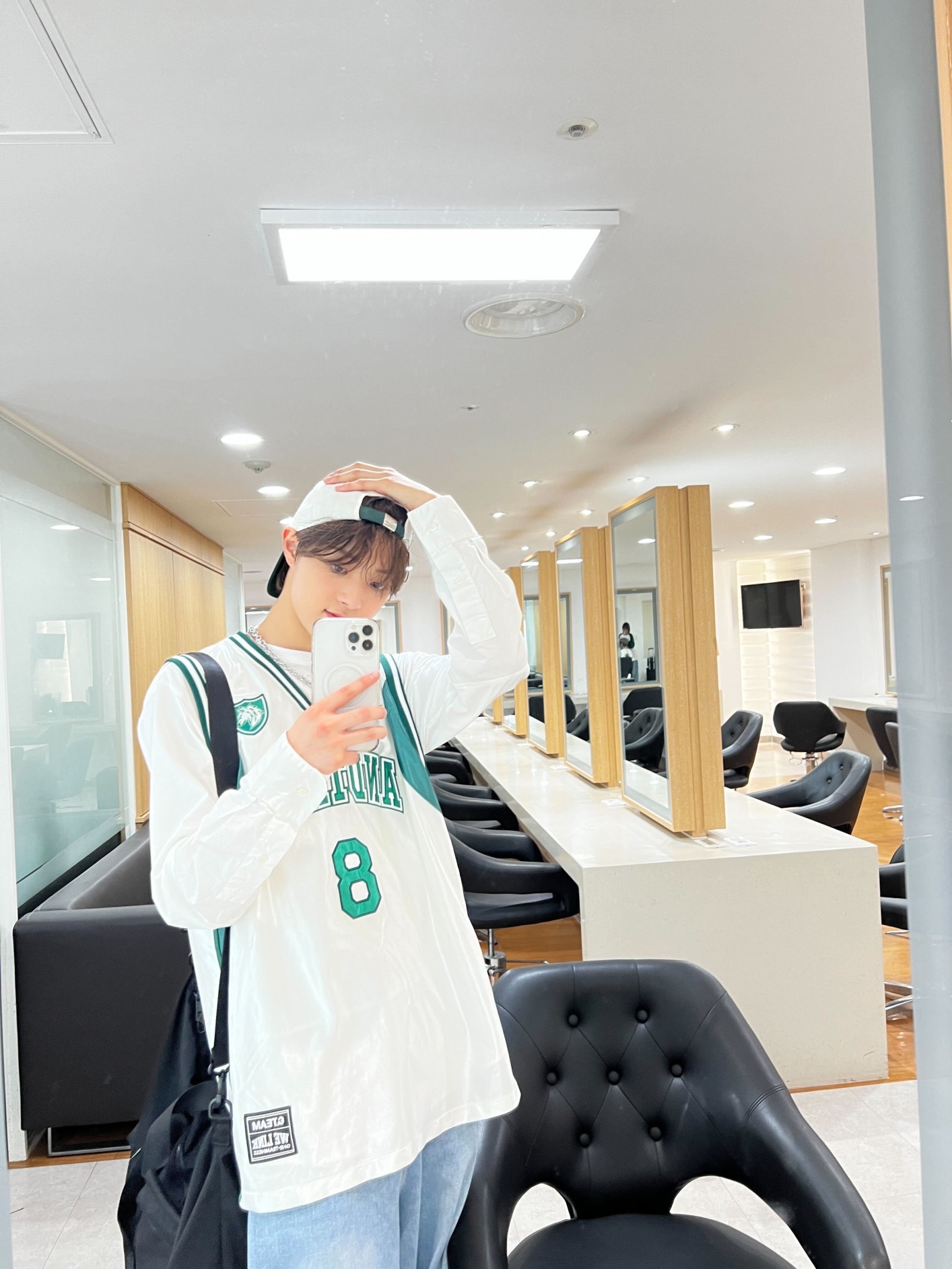 &TEAM Community Posts - 뮤뱅도 고마웠어요~~~ 🥰 퇴근길 셀카 ㅎㅎ - EJ