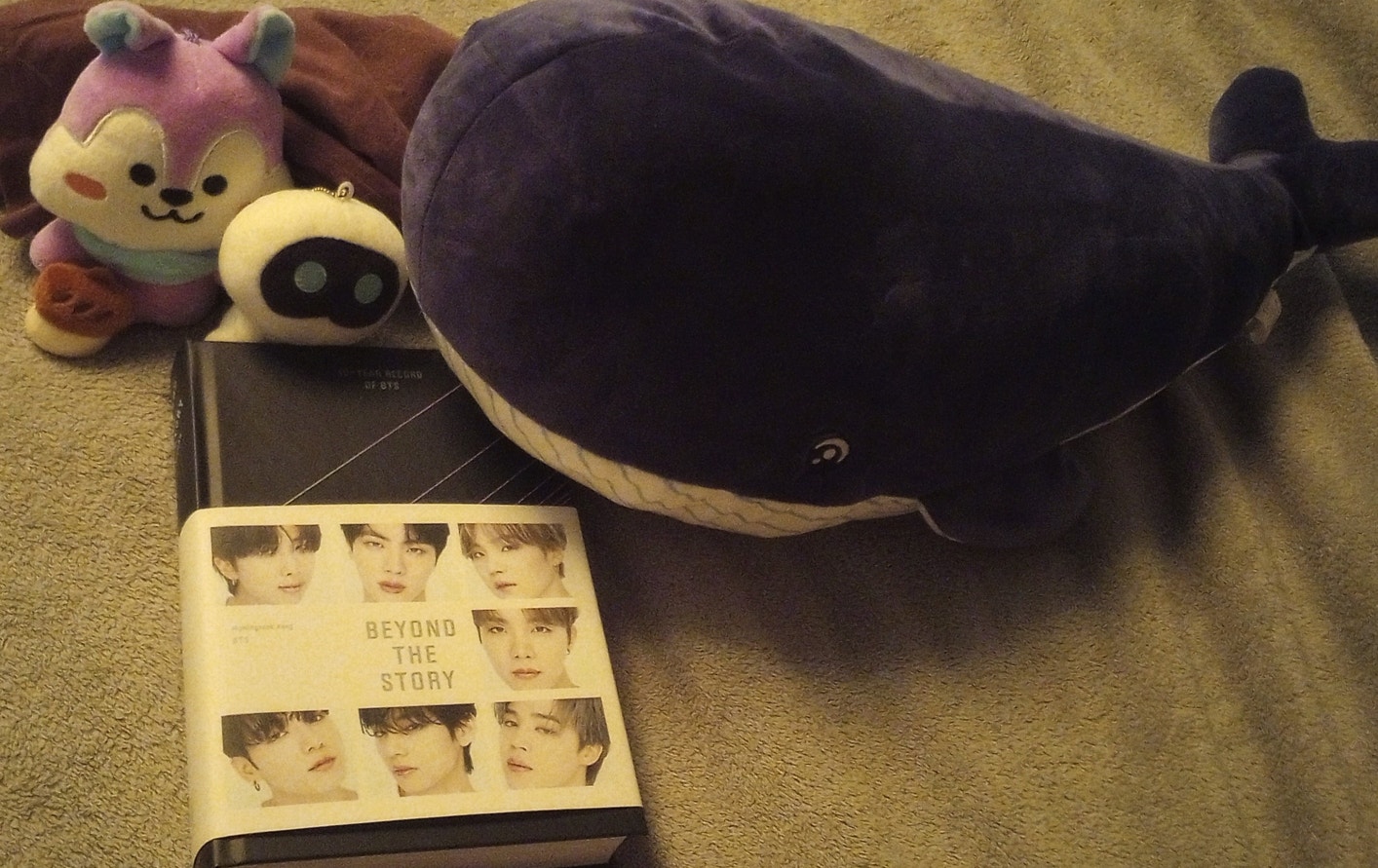 BTS 커뮤니티 포스트 - My copy of Beyond The Story was just delivered - on ARMY ...