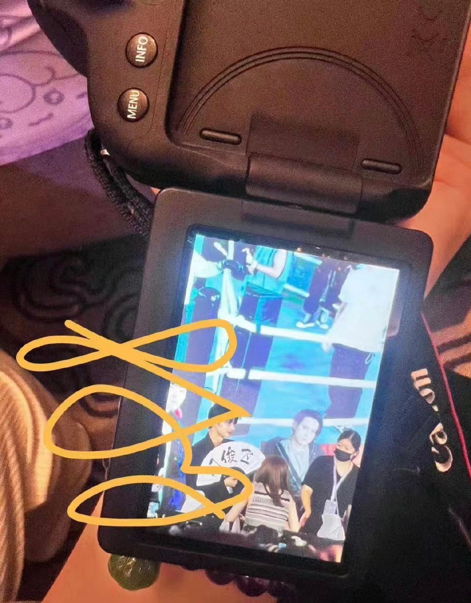 Seventeen Community Posts 门俊飞和全窝怒哈哈哈哈哈哈