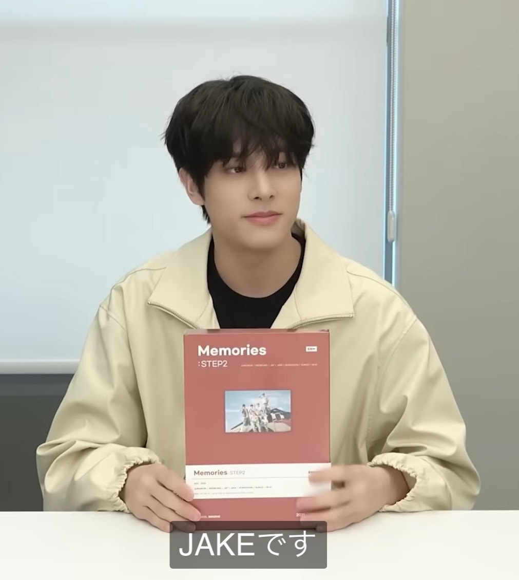 ENHYPEN Community Posts - 大好きな2J🐈‍⬛🦮💕 ジェイクが唯一なんとも言えないお顔を見せる相手🐈‍⬛ そしてニヤッ ...