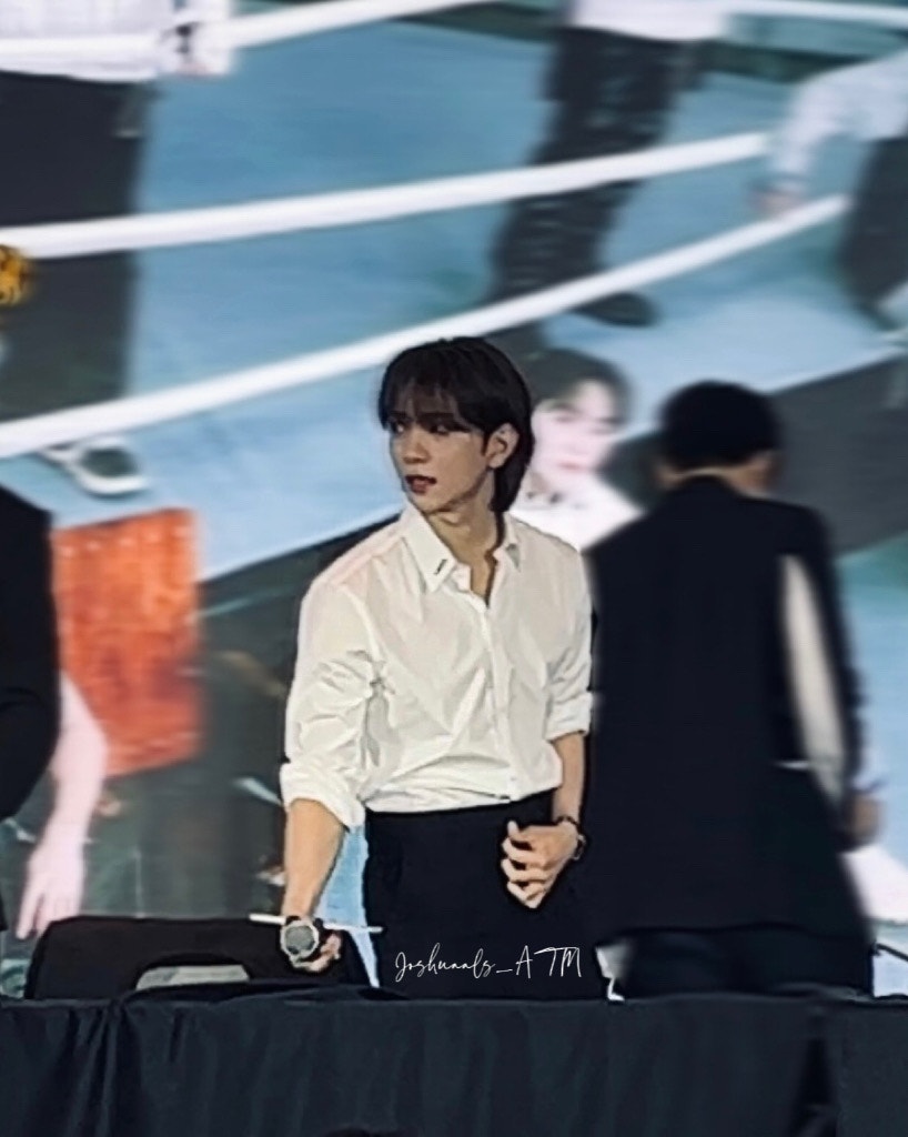 SEVENTEEN Community Posts - Joshua真的很帅啊啊啊