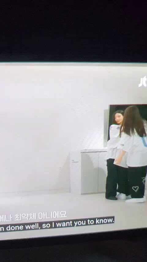 ILLIT Community Post - they didnt have to say it like that thats why people that young shouldnt ...