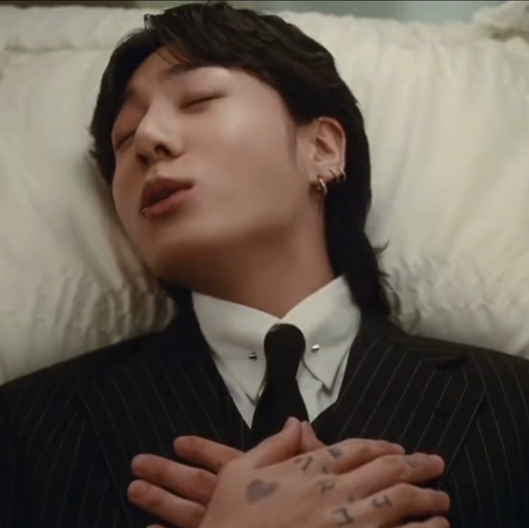 BTS Community Post - It's him with his mischievous face 장난꾸러기 얼굴을 하고 있는 그 사람이다.😏😏😏 ㅋㅋㅋㅋㅋ ㅋㅋㅋㅋ ...