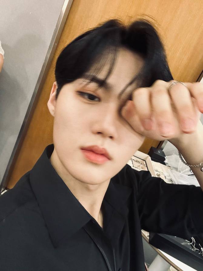 Treasure Community Post 오늘 하루토 정말 감사했어요♥️ 엠카 많이 응원 해주시고 이쁘게 봐주셔서