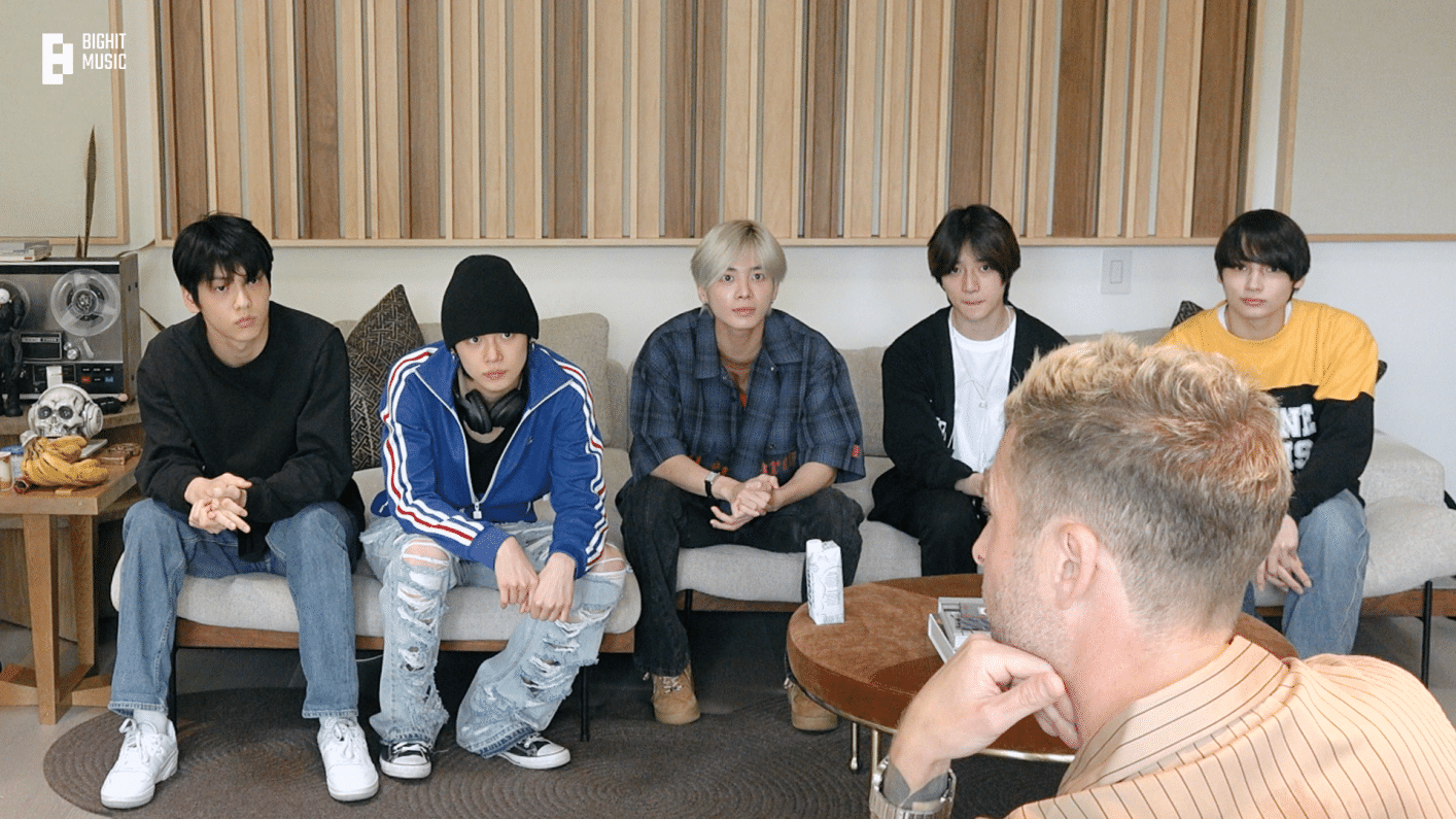 위버스 TOMORROW X TOGETHER Media - What’s going on with TXT? #1 - TXT (투모로우바이투게더)