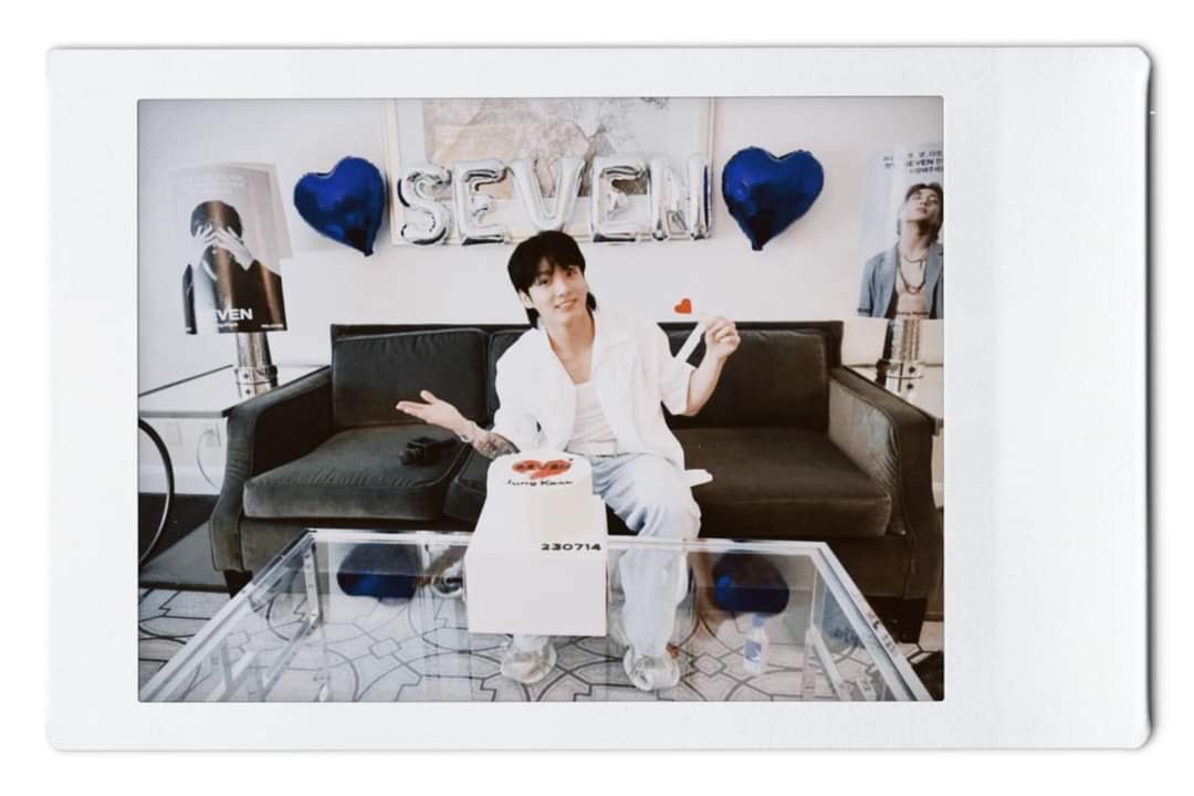 BTS Community Post - JUNGKOOK WEVERSE LIVE TRANSLATION 7-14-2023 🐰 i ...