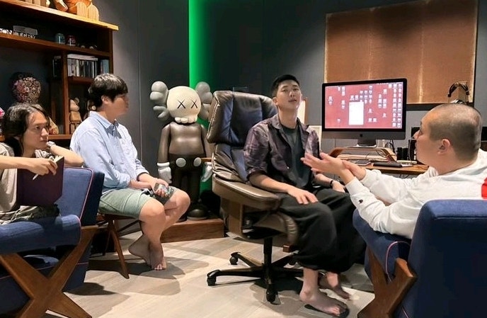 BTS Community Post - instagram RM 💜♥️🤩😍🥰