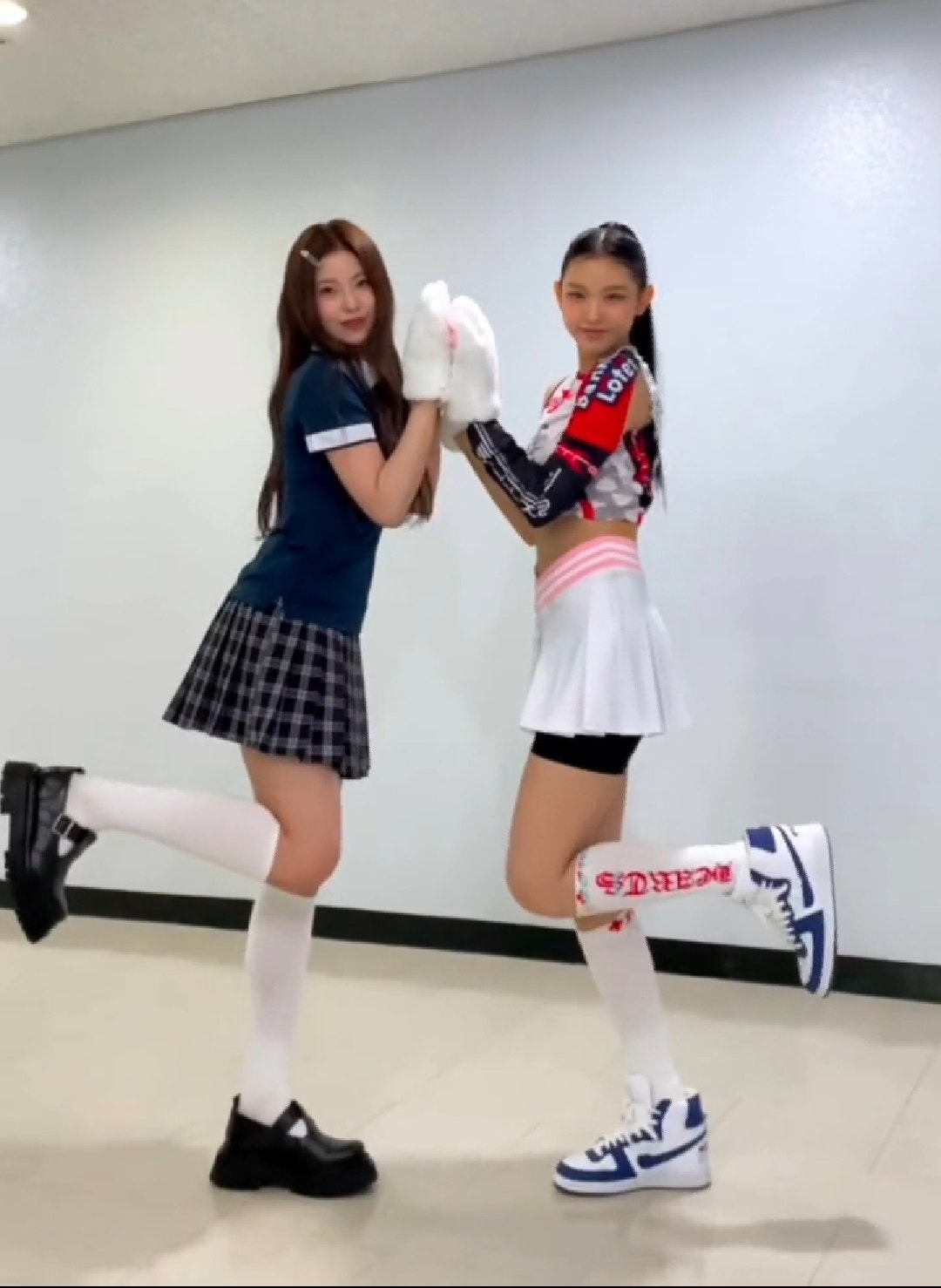 NewJeans Community Posts - 😻💚💚🐱💚💚😻 💚Kitty Kang HAERIN💚