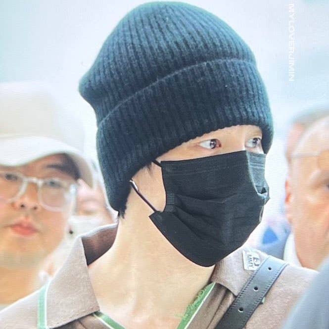 BTS Community Post - HAVE A SAFE FLIGHT JIMIN💜🐣💜 WE LOVE YOU JIMIN🤞😘😍😊 ...