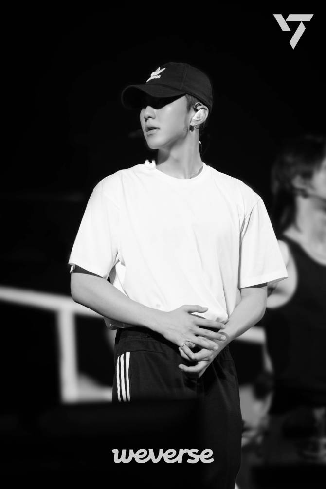 Seventeen Community Posts 승관이만 없는게 너무 슬프다 ㅠ 승관아 얼른 나아서 캐럿들에게 좋은