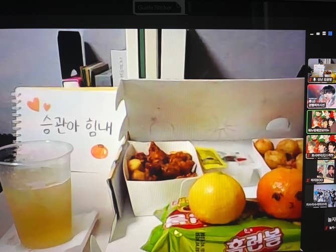 Seventeen Community Post 우리 모인 온콘럿들🩵 온라인돈라이 언제 하죠 ㅋㅋㅋㅋㅋㅋㅋㅋㅋ 🍺ㅋㅋㅋ 오늘은