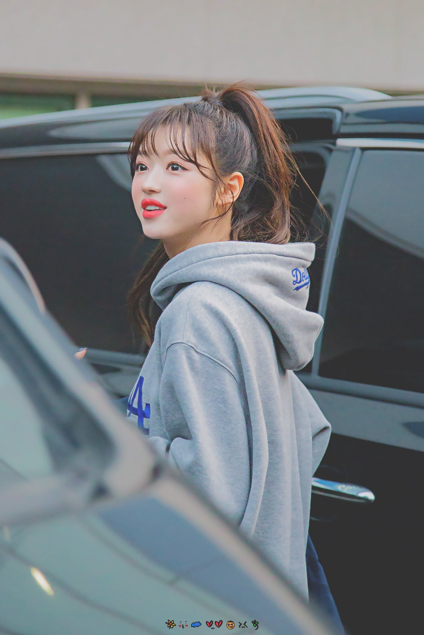 Oh My Girl Community Post 유아누나 뭐하구있어요 어디 아픈곳은 없이 스케줄 잘하고있죠
