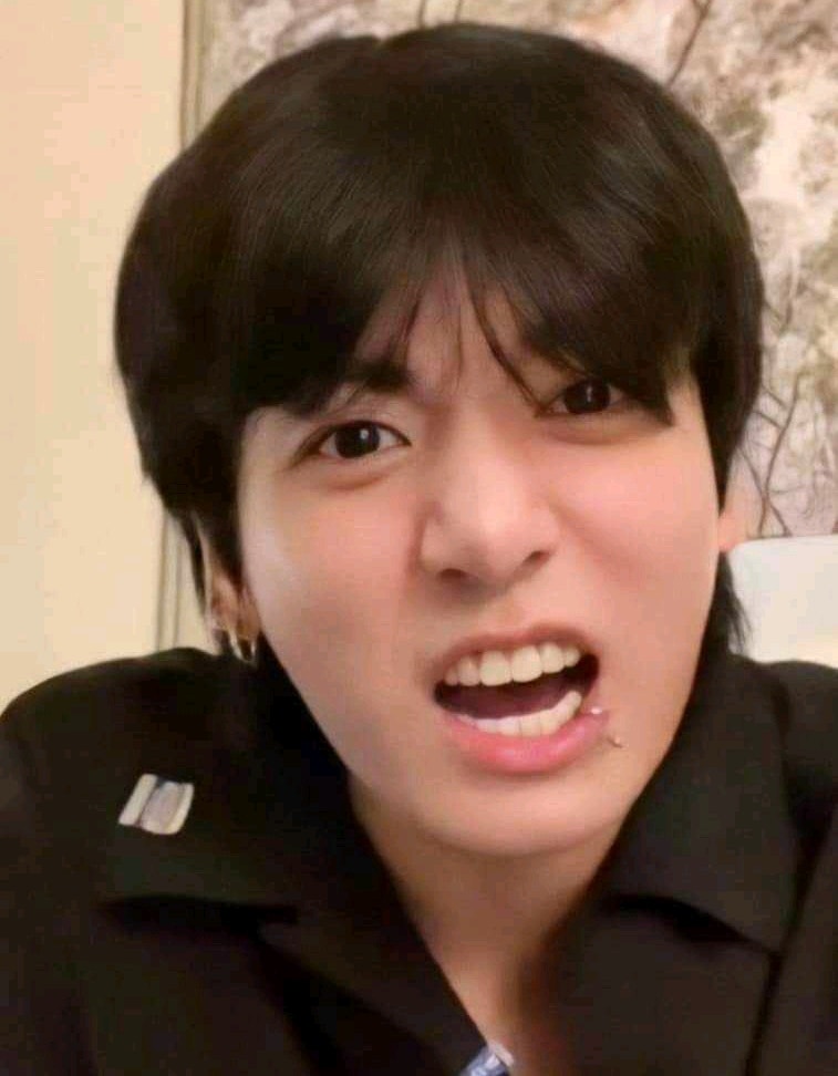 BTS Community Post - BB kim Jk😁🤍