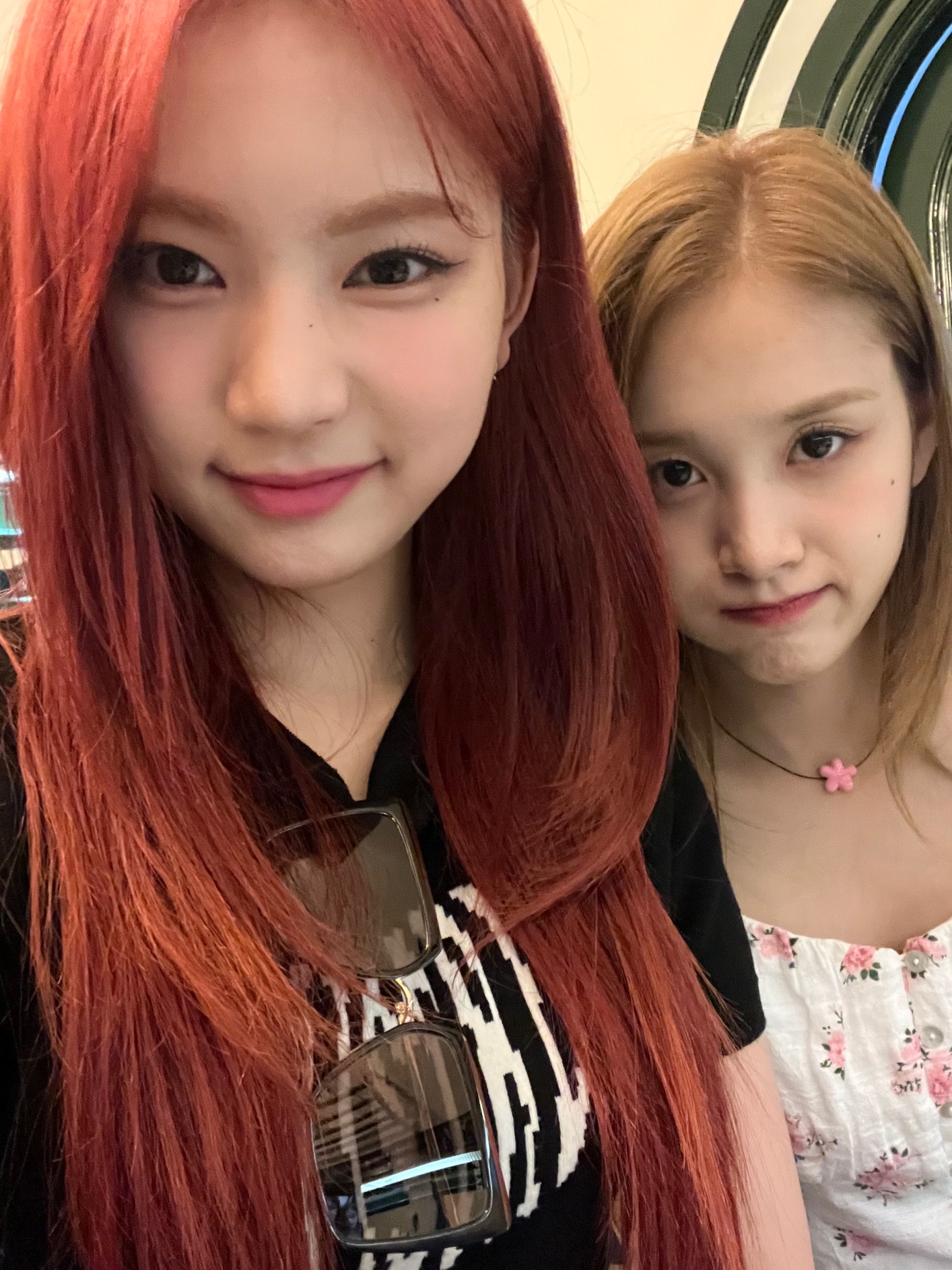 Stayc Community Posts 착륙하자마자 쓰는 월요정 등등장🧚🏻‍♀️🧚🏻‍♀️ 이제 막 한국에 도착했네유😅 비행기