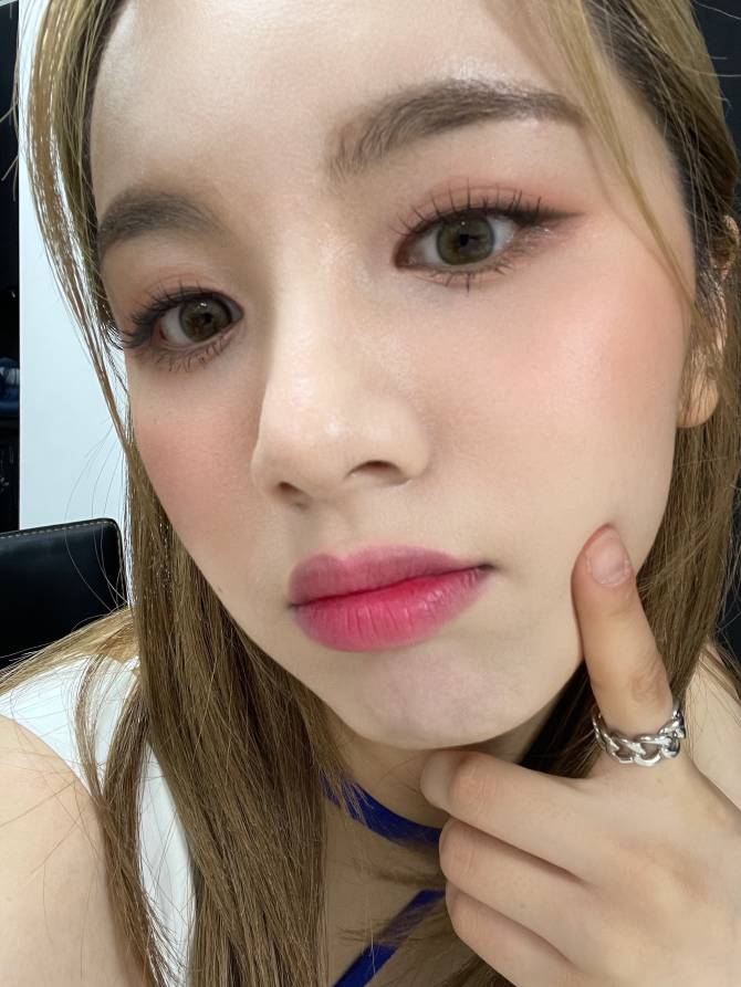 Wooah Community Posts 와우들 올 여름도 같이 시원하게 보내자구우🩵💪 Lucy