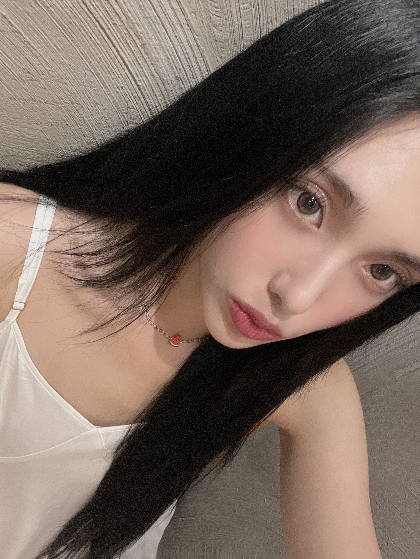 EVERGLOW Community Posts - 😘 - AISHA