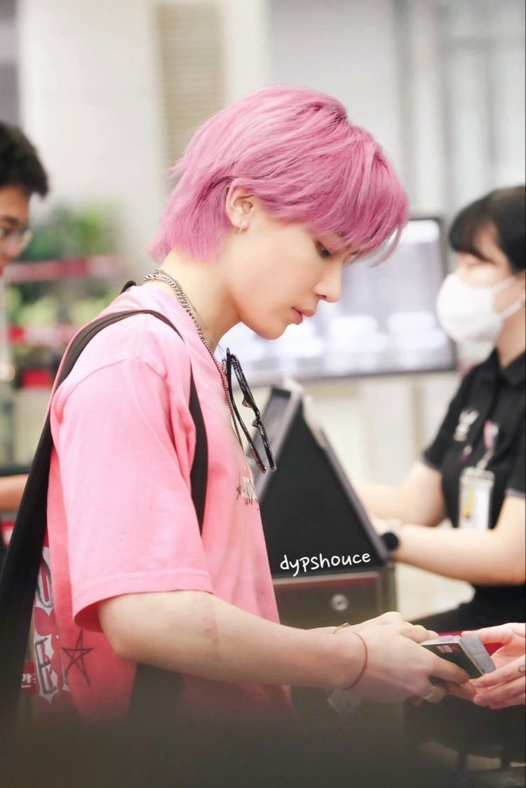 &TEAM Community Post - wooooow Nico you look great &amazing with pink i ...