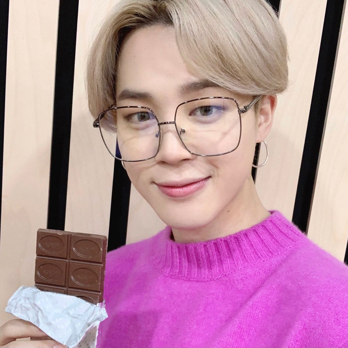 BTS Community Posts - do you want chocolate 😊