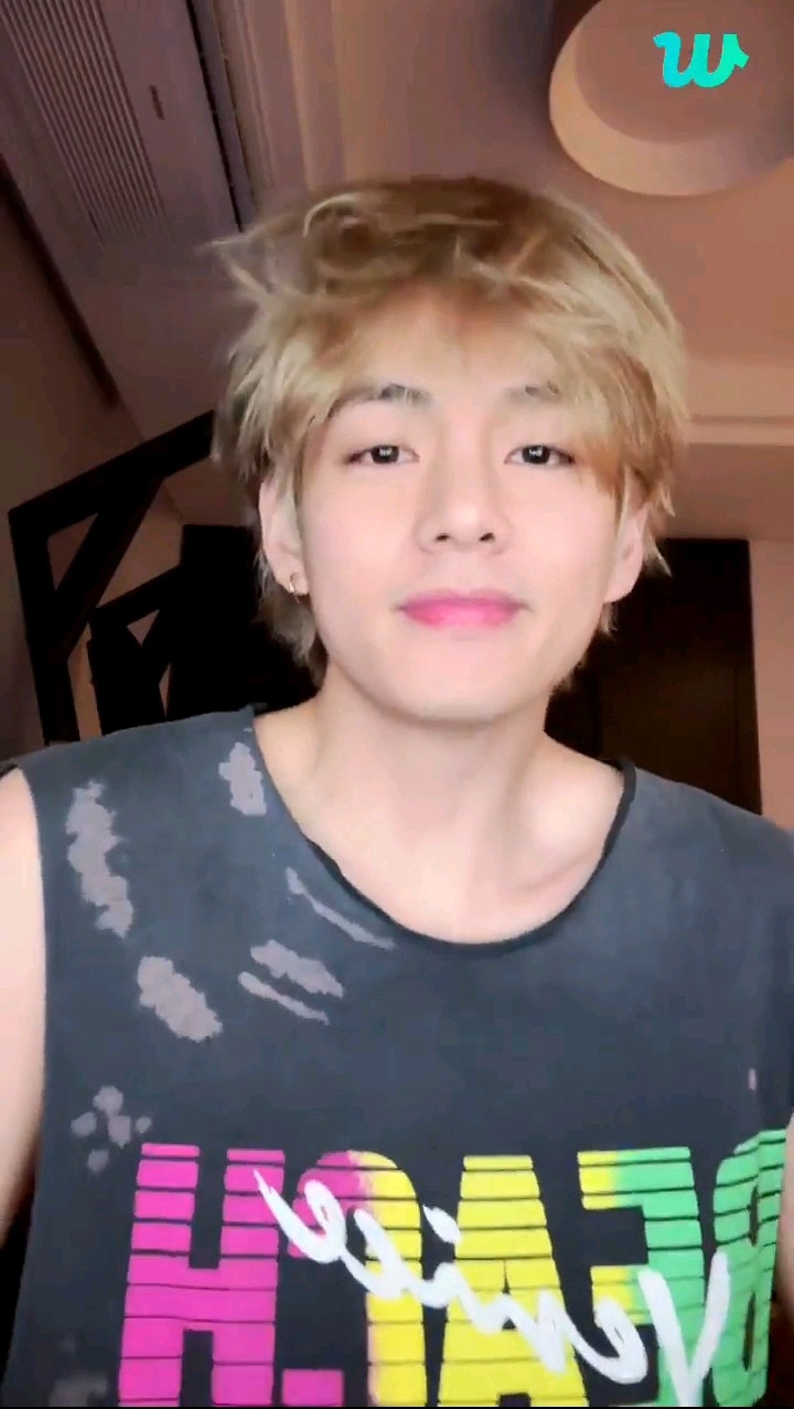 BTS Community Post - Tae live 🥺🥰💜