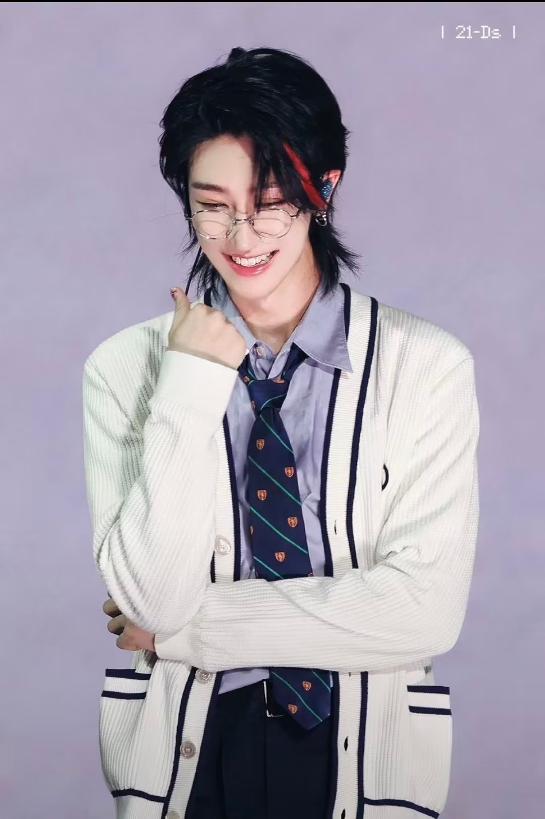Seventeen Community Posts 谁要的壁纸和头像