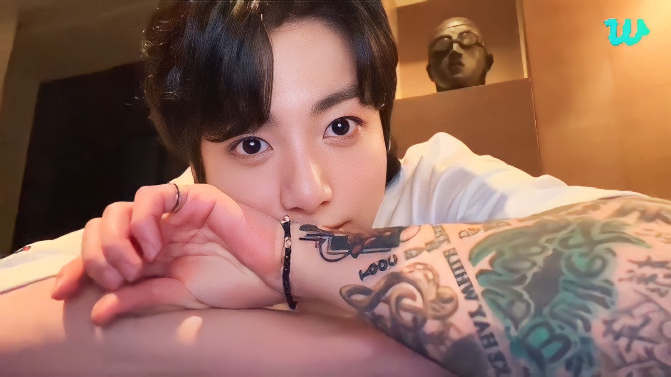 BTS Community Posts - 𝙹𝚞𝚗𝚐 𝚔𝚘𝚘𝚔 𝚃𝚒𝚖𝚎🐰👑👑👑 .·👖💪🏻⋆͛ ジョングクー♡♡トリプルクラウン おめでとうーー♡♡( ˶>ᴗ